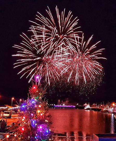 Christmas Lights Switch On Pyrotechnics | Sonic Fireworks